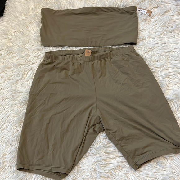 SKIMS | Intimates & Sleepwear | Skims Khaki Fit Everybody Bandeau And ...